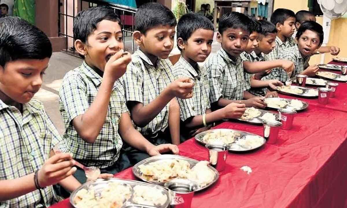 Telangana Education Depatment to implement CM’s Breakfast Scheme in ...