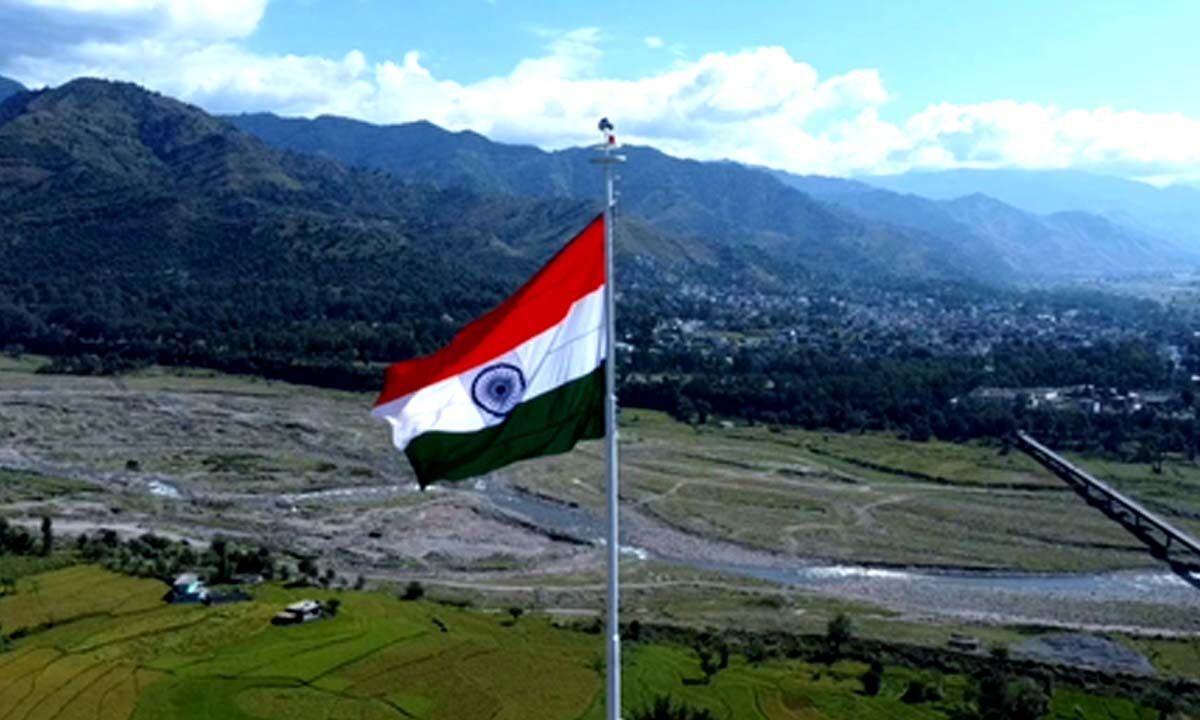 Army installs National Flag at War Memorial in J&K's Poonch