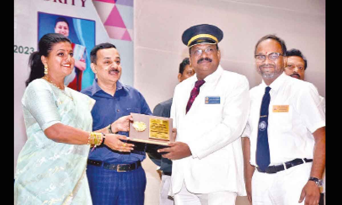 Vijayawada railway station bags Best tourist-friendly station award