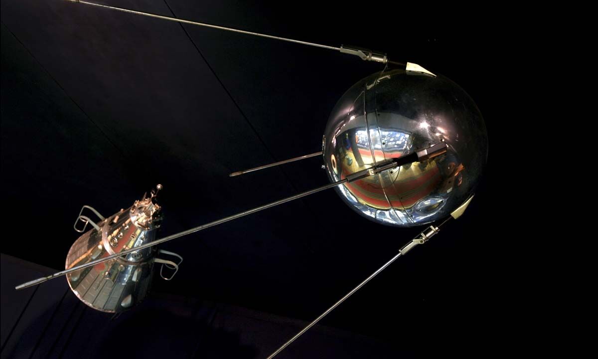 What happened on October 4 in History