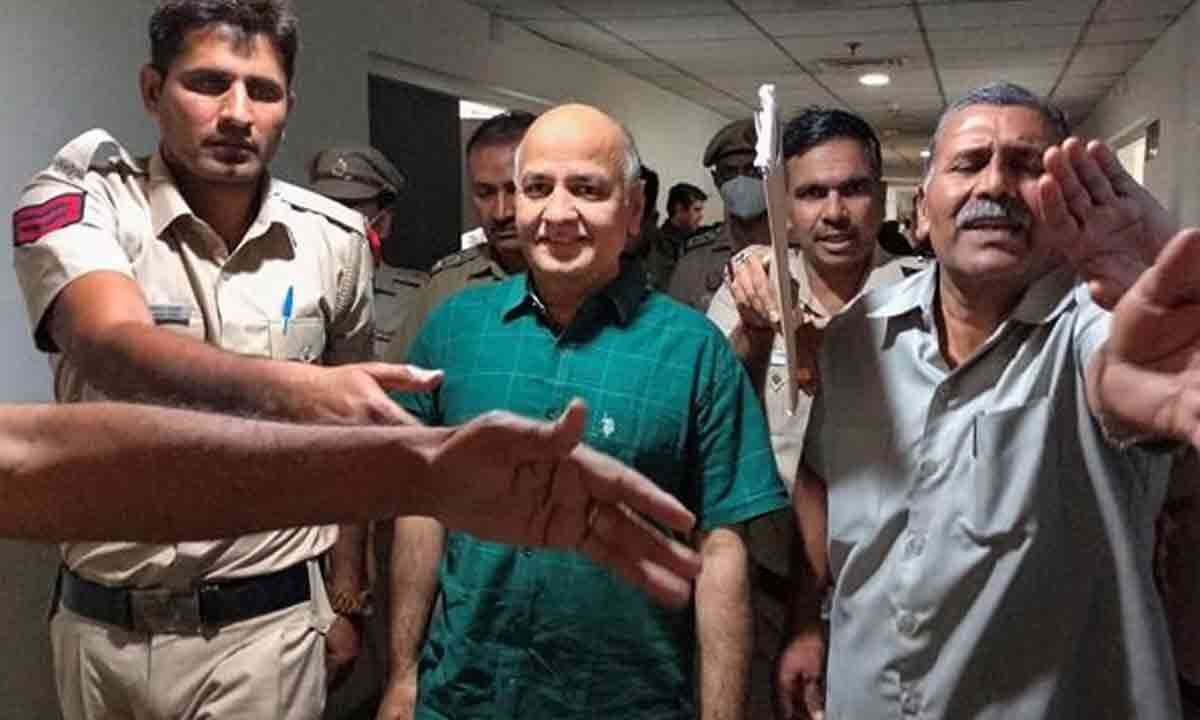 Delhi Excise 'scam': Supreme Court grills CBI, Enforcement Directorate