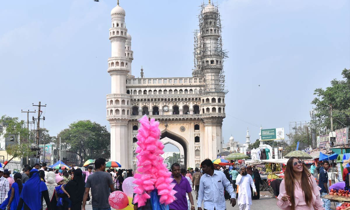 Court convicts encroachers for creating public nuisance near Charminar