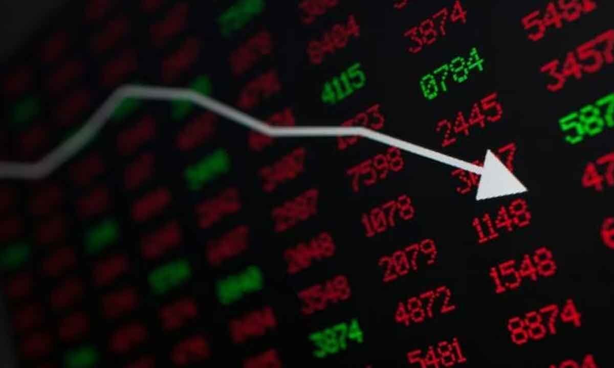 Fin stocks pull indices lower