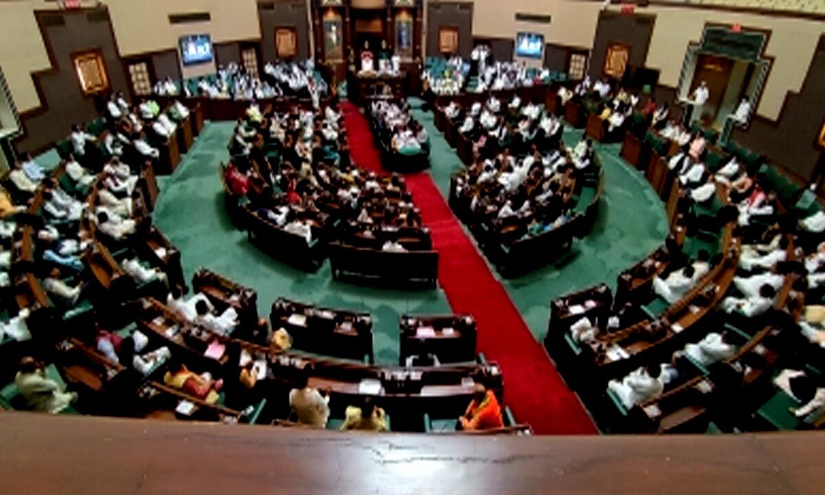 93 out of 230 sitting MLAs in MP face criminal cases, 52 are from Congress: Report
