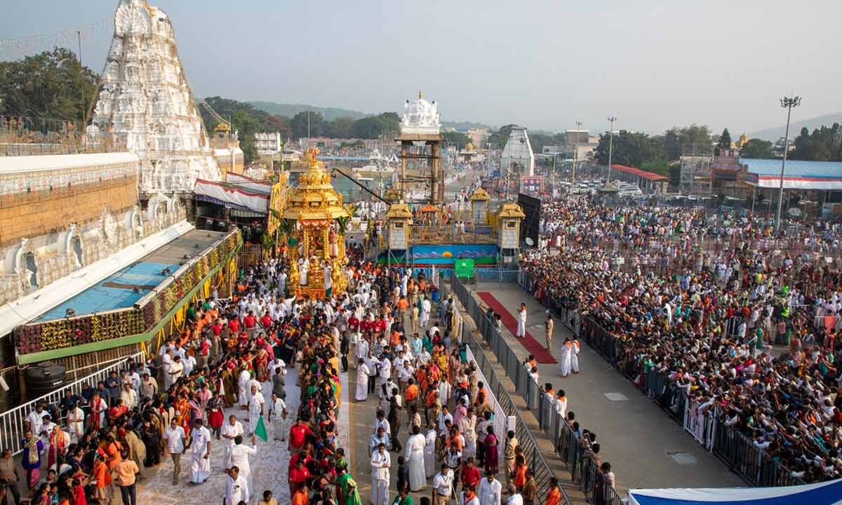 Swarna Rathotsavam held