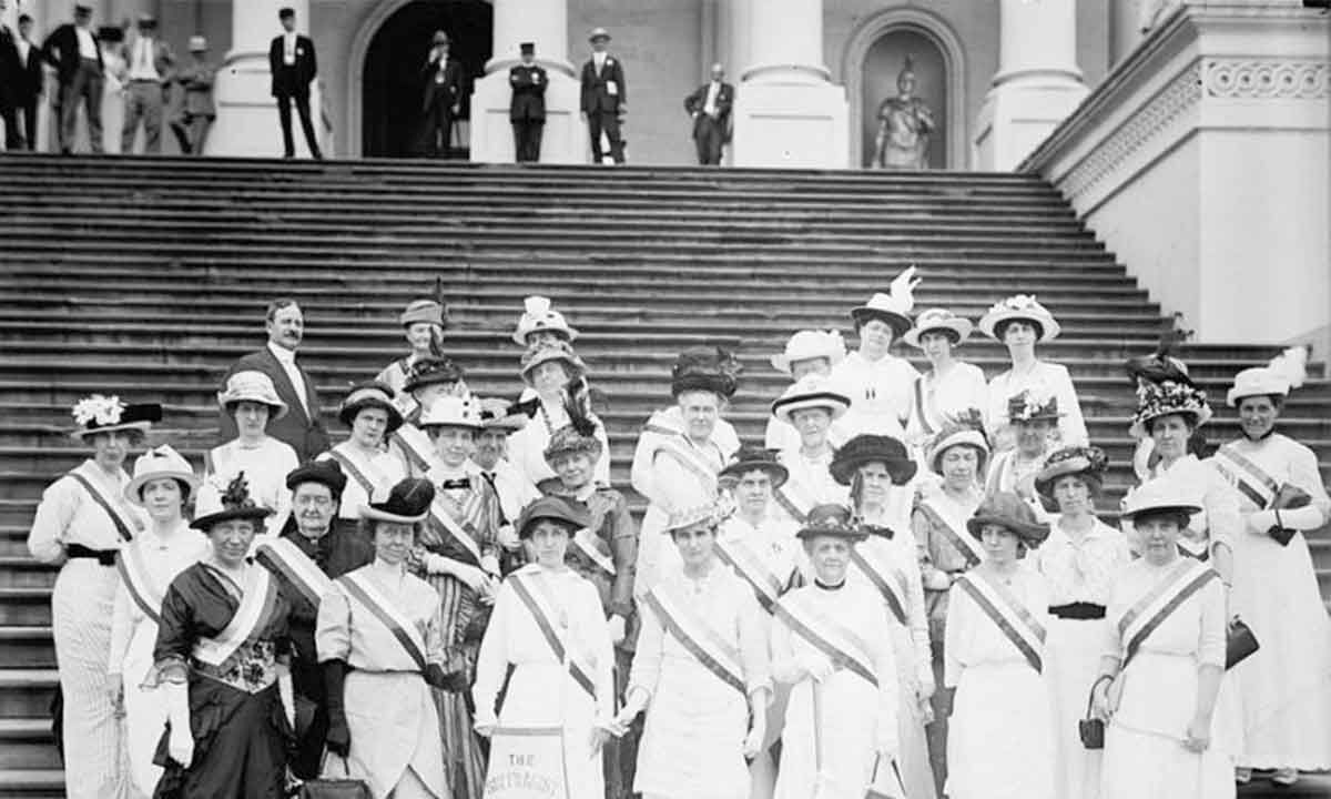 What happened on October 23 in History?