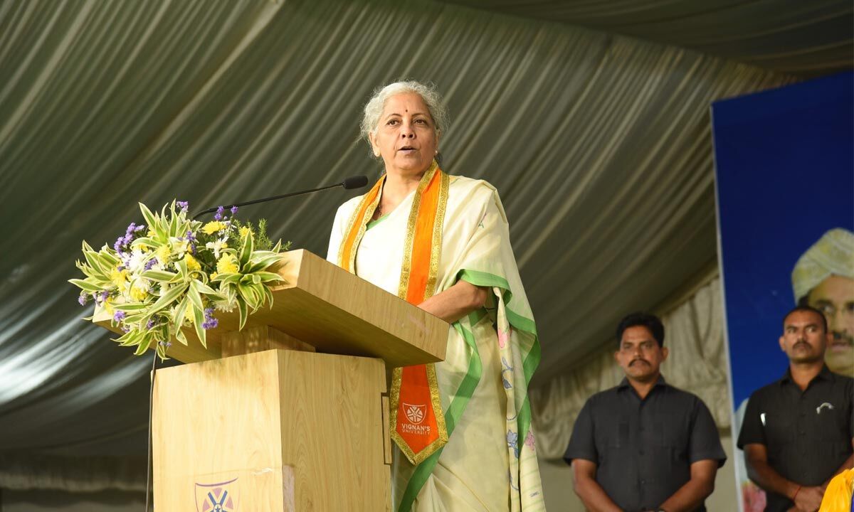 Petty traders in rural areas use internet banking due to development of ...