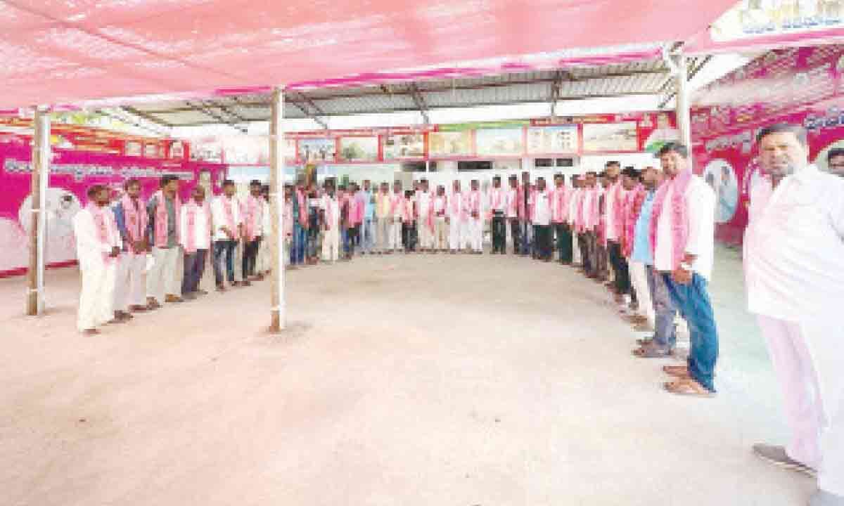 Rangareddy: Youth throw in their lot with BRS