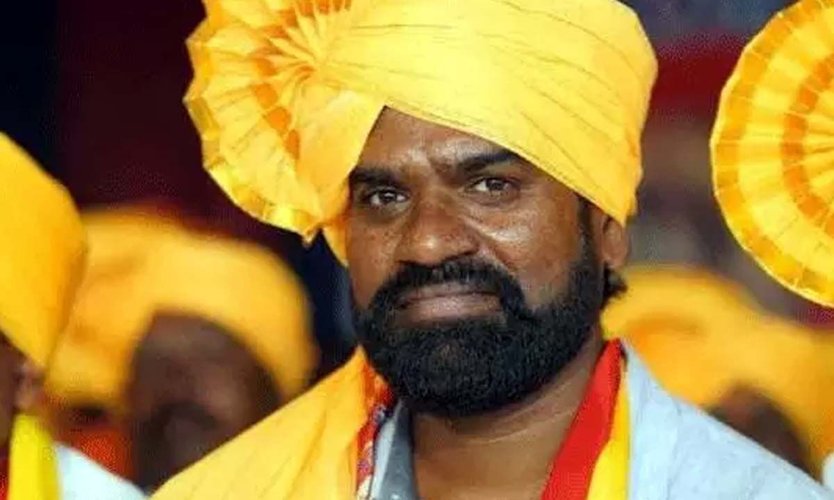 Chevella Ravi Kumar joins BRS in presence of Harish Rao