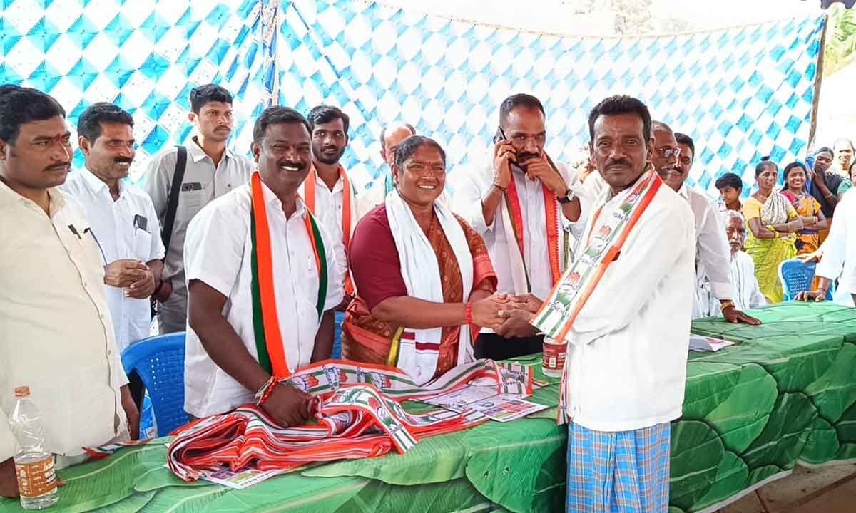 Over 200 people join Congress