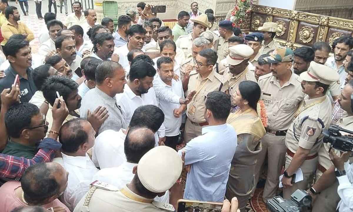 MLA and supporters staged protest alleging DCs dictatorship