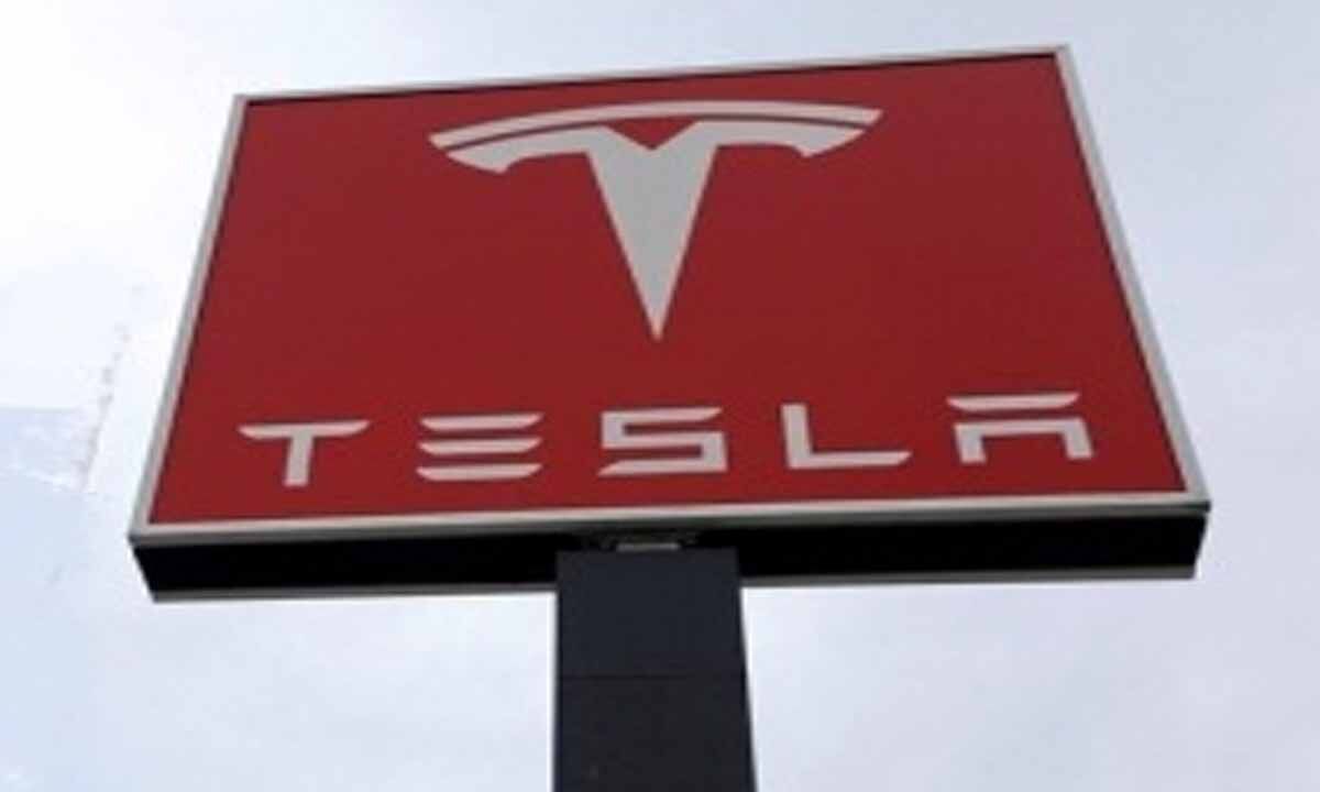 Tesla offers free supercharging for 6 months to boost sales