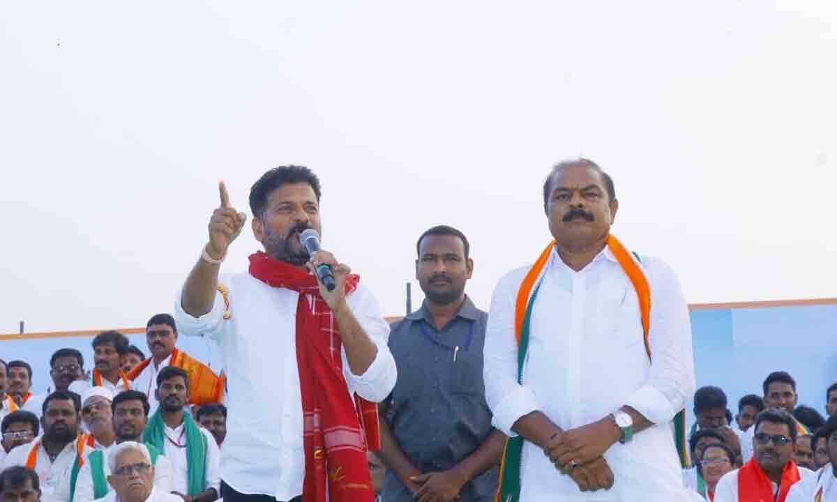 Jangaon: A Revanth Reddy hits out at KCR, Ponnala Lakshmaiah