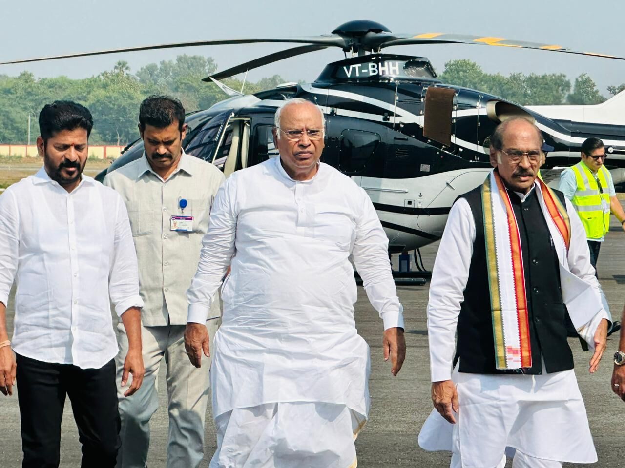 Mallikarjun Kharge arrives