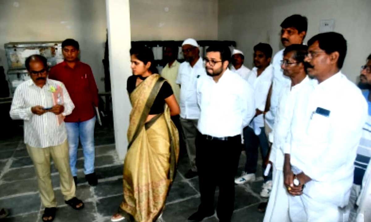 Gadwal District Collector briefs media on randomisation of Ballot Units