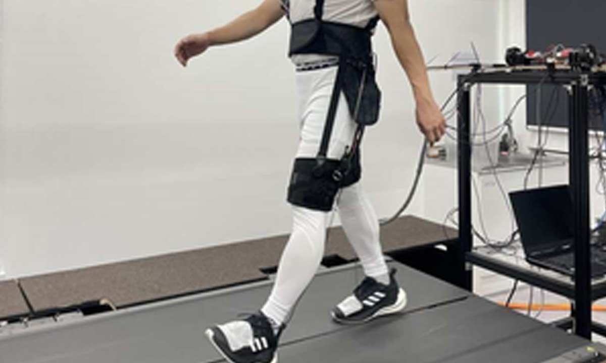 New wearable robot to assist people with walking difficulties