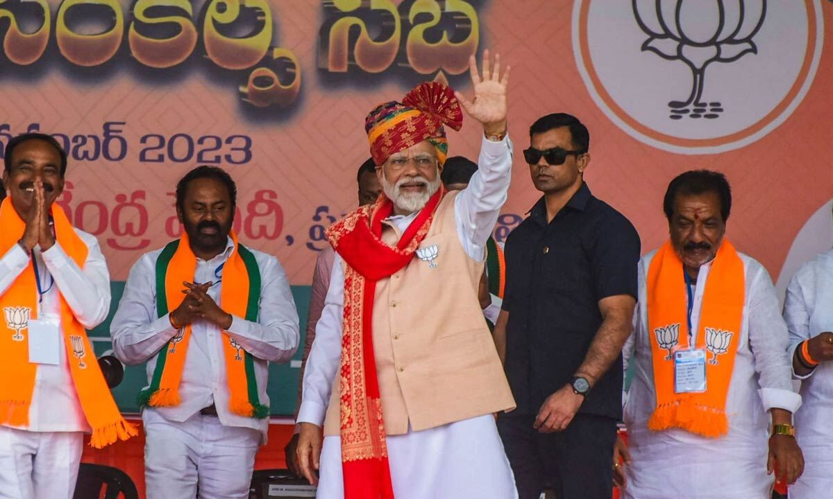 Do we need farm house CM: Modi