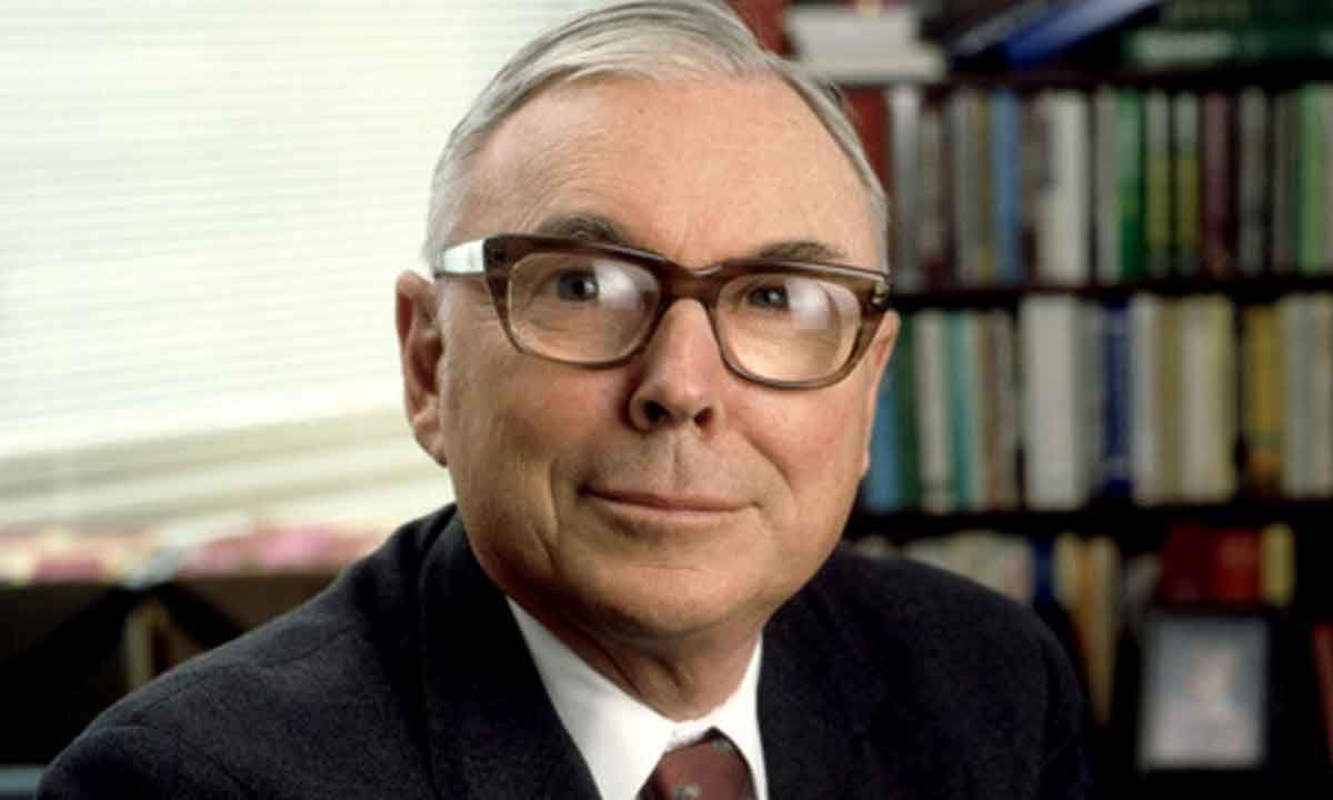 Charlie Munger, closest aide of Warren Buffet, dies at 99