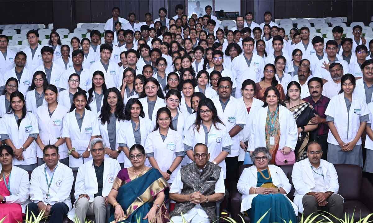 Visakhapatnam: Welcoming future doctors in white coat ceremony