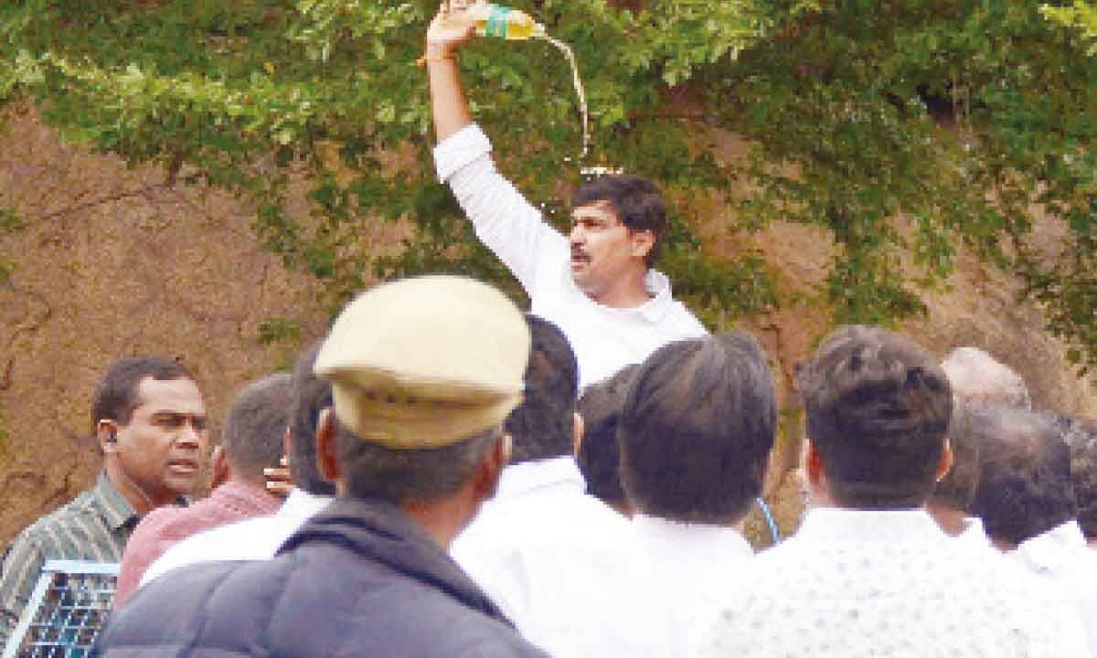 Hyderabad: Youth tries to self-immolate demanding Revanth to be CM