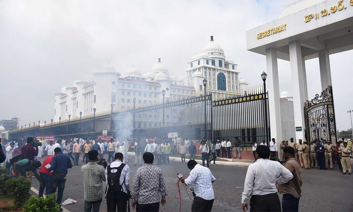 Secretariat staff joyous over formation of new govt