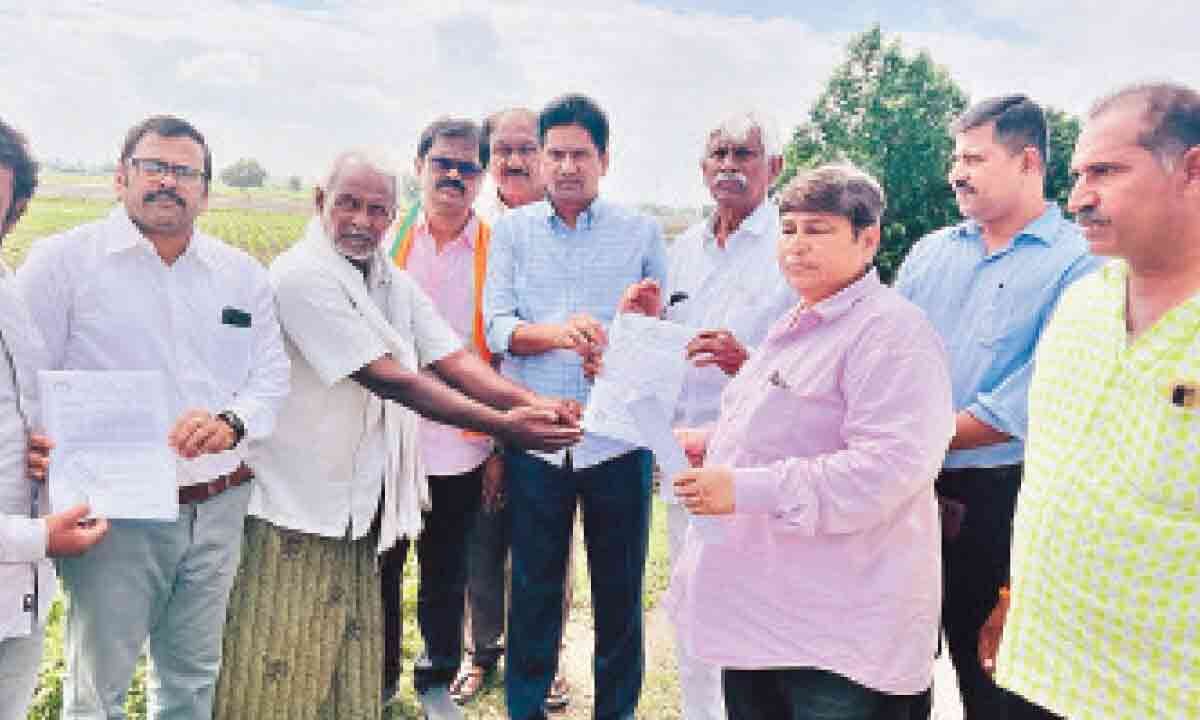 Ongole: ‘Onus on AP govt to support farmers’