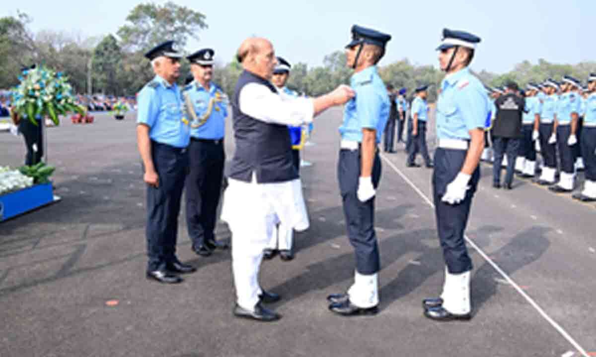 Rajnath for striking balance between tradition and innovation