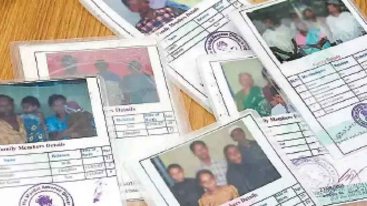 Ration card holders urge govt to allow self declaration on income status