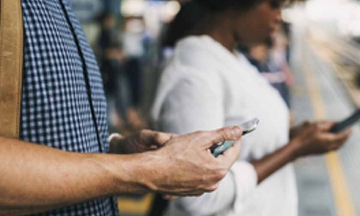 Romantic photo shoot of teacher, student goes viral; parents seek action in Karnataka