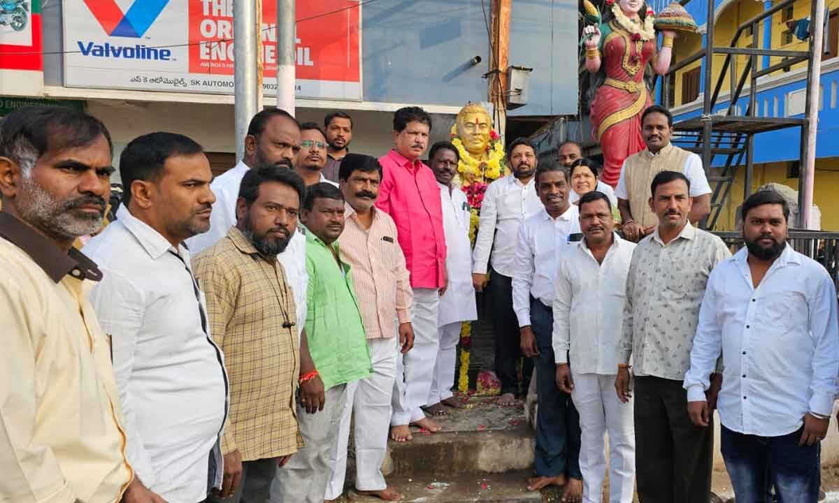 Former minister P Janardhan Reddy's 16th death anniversary held in Moosapet