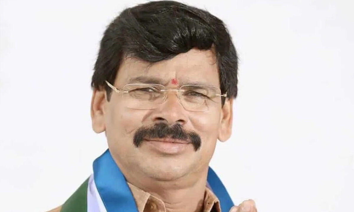 Kapu Ramachandra Reddy suits YSRCP, says will contest independent