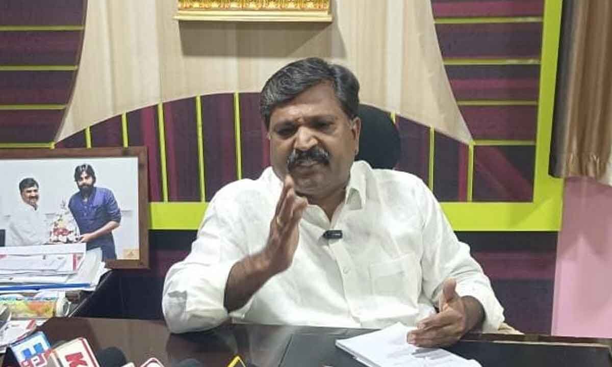 Jana Sena leader Chilakam Madhusudan Reddy asks Vijayasai Reddy to ...