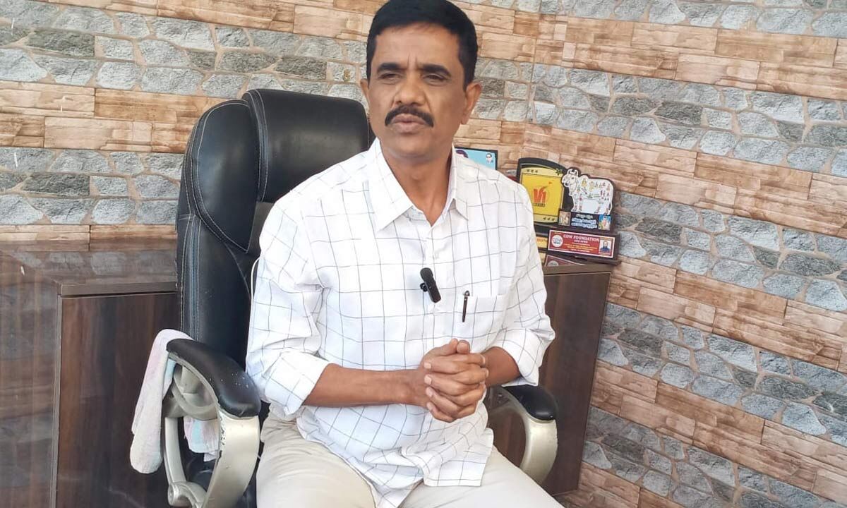 Pothula Nagaraj resigns to YSRCP