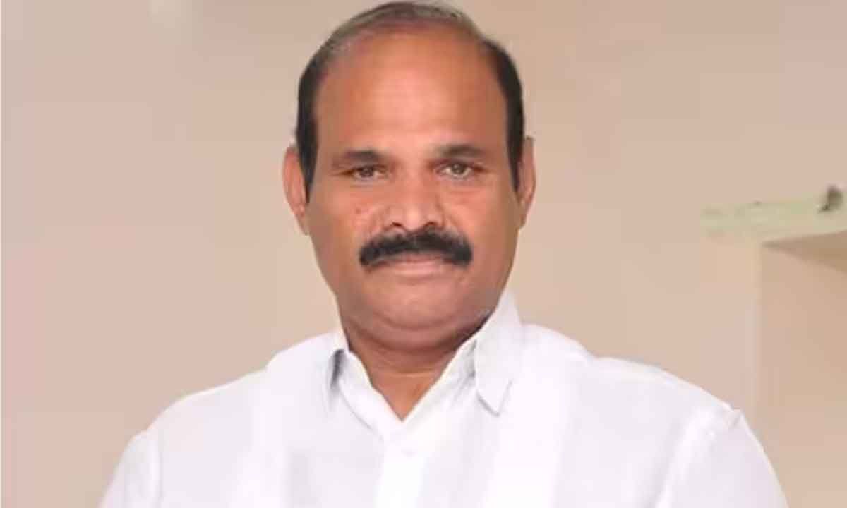 Penamaluru MLA Parthasarathy all set to join Telugu Desam