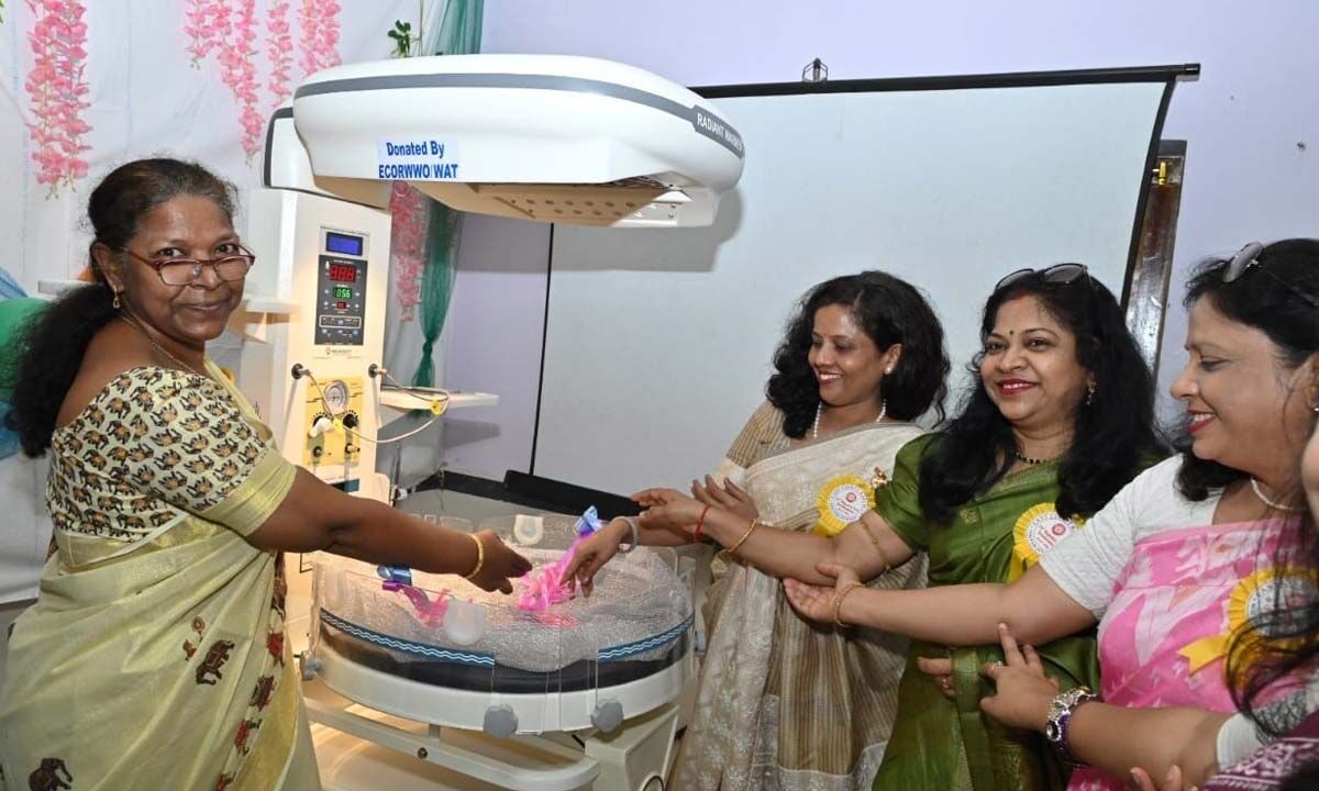 Rly hospital gets infant phototherapy unit