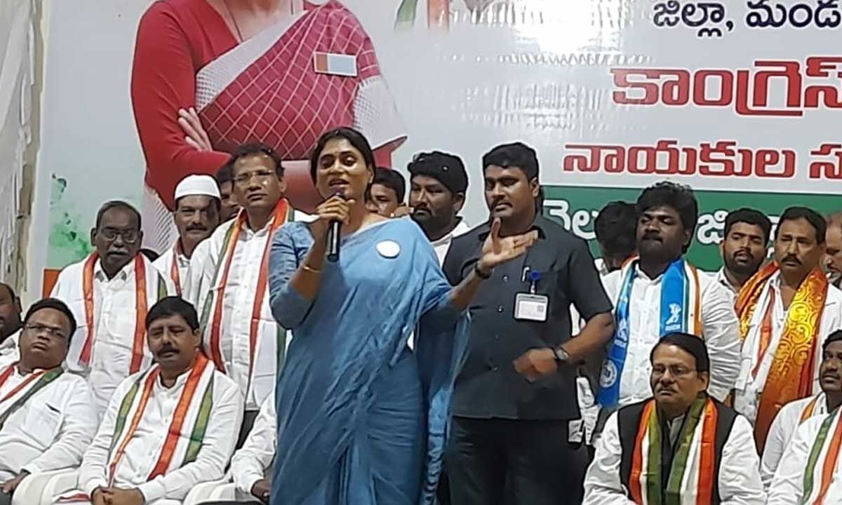 Both YSRCP, TDP betrayed State, slams Sharmila