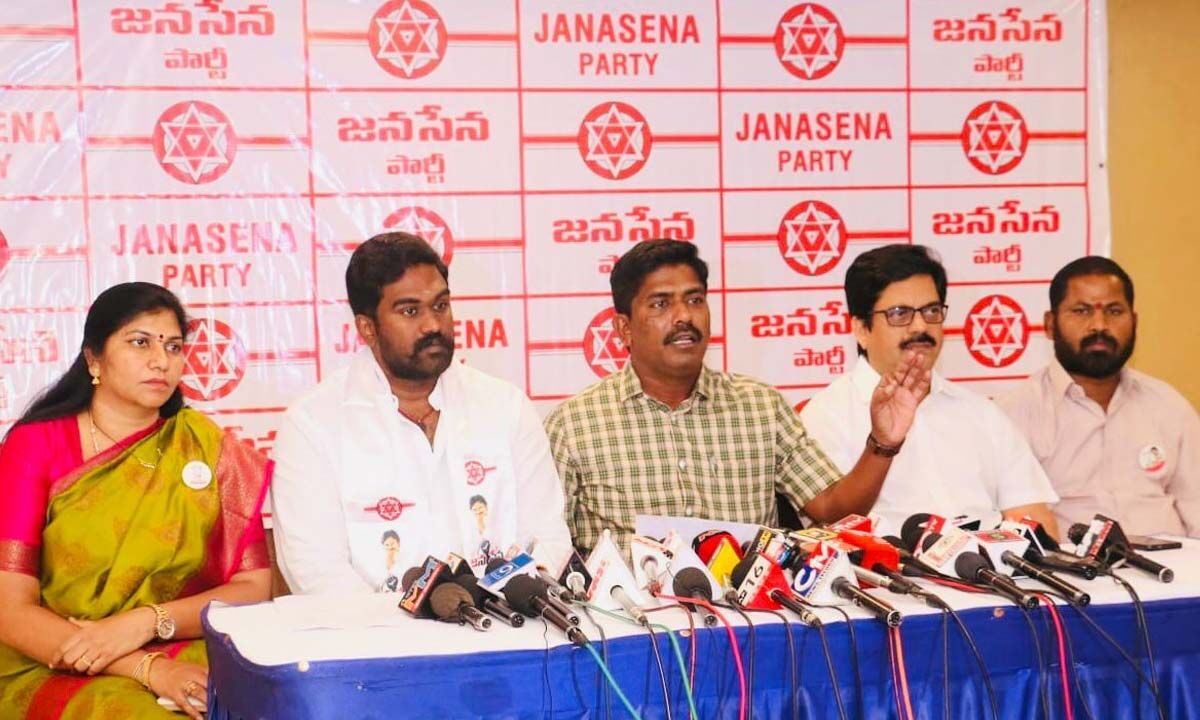 Jana Sena hits out at CM over ‘Siddham’ speech