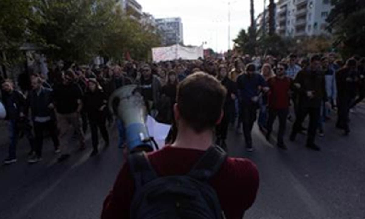 Greek farmers continue protests demanding govt pledged aid without delay