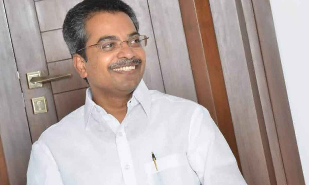 Vasantha to announce future course of action today