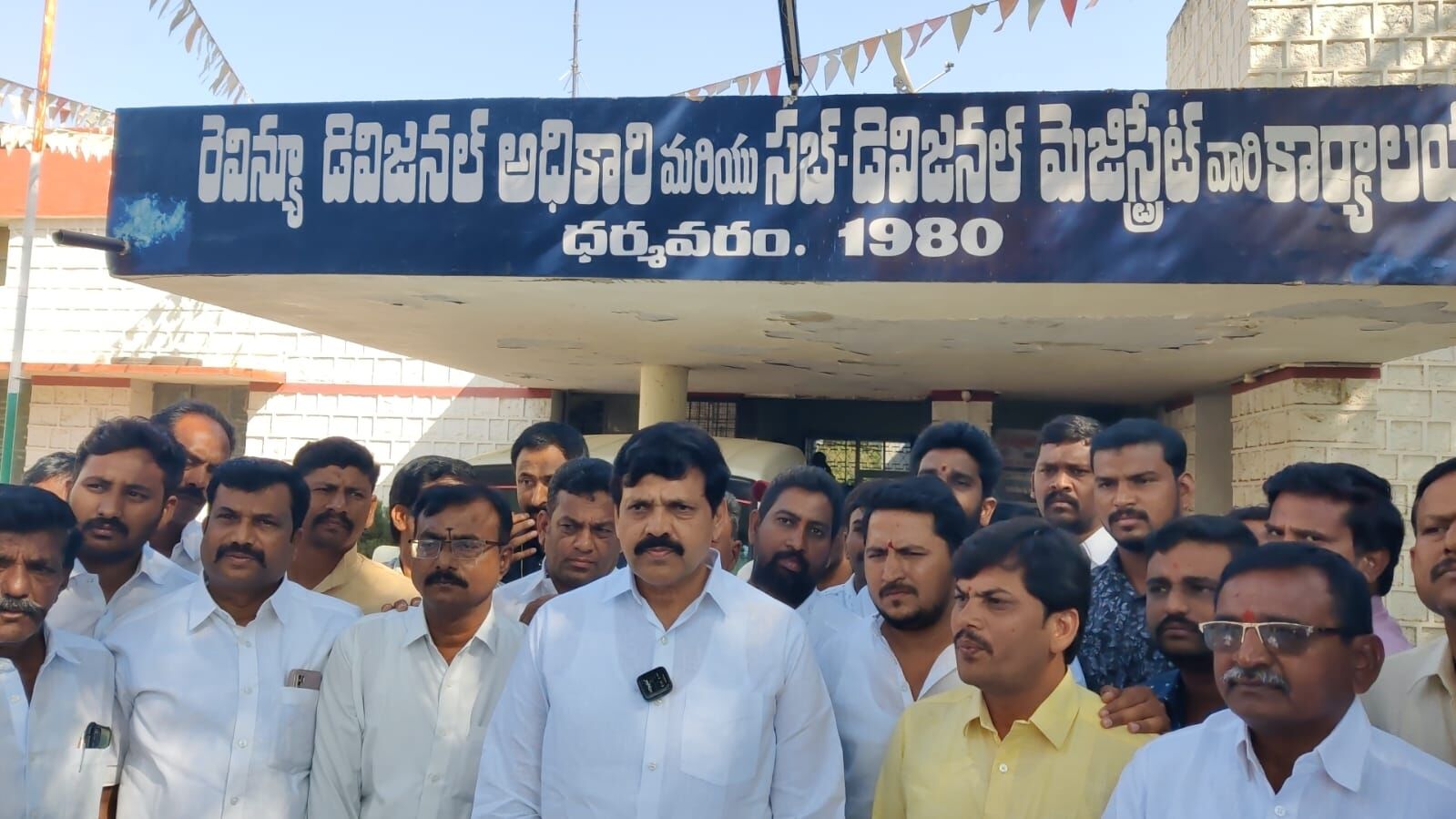 Gonuguntla Suryanarayana alleges of errors in Dharmavaram voter list