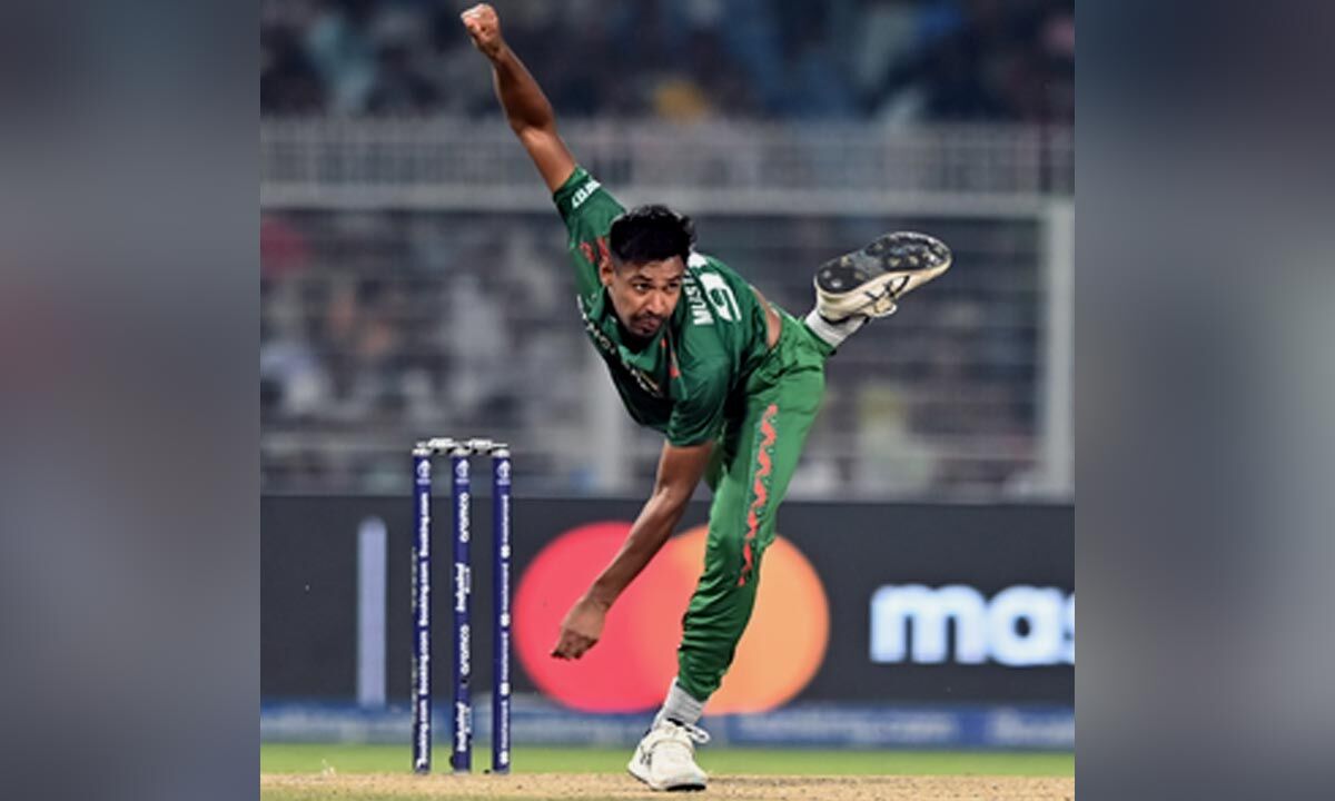 Mustafizur Rahman taken to hospital after blow to head during training ...