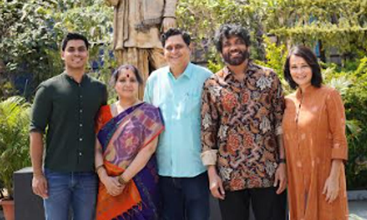 Late actor Viswanath family members introduces ‘Kasinadhuni Viswanath ...