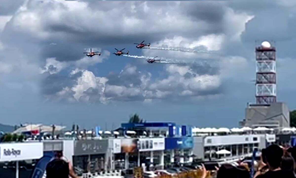 IAF's Sarang team enthralls crowd on culmination of Singapore Airshow