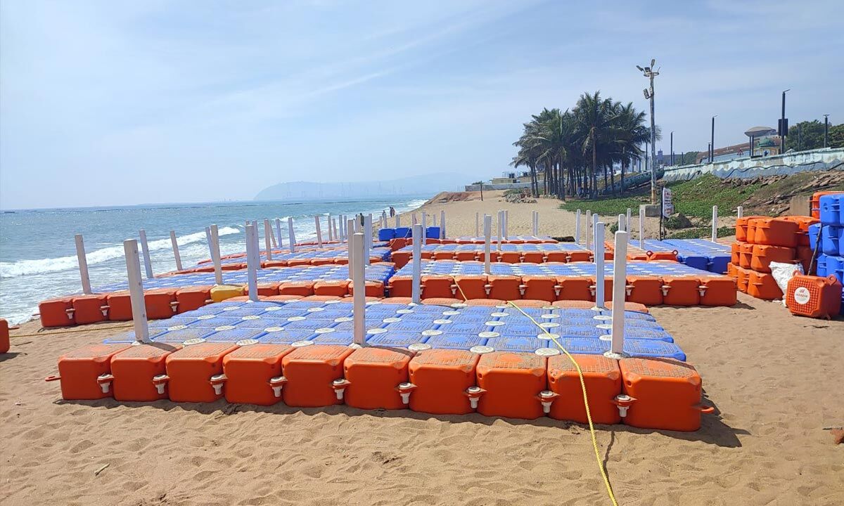 Floating bridge separated for trials