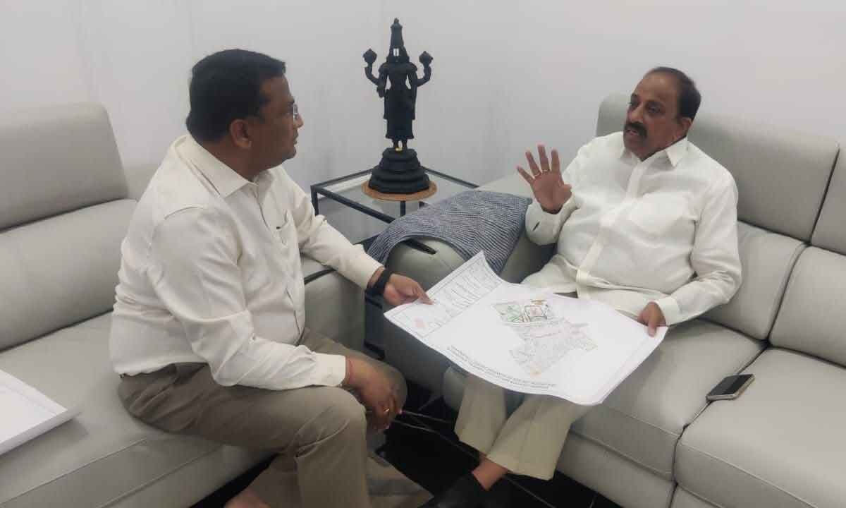 Tummala urges swift action for completion of KMC building