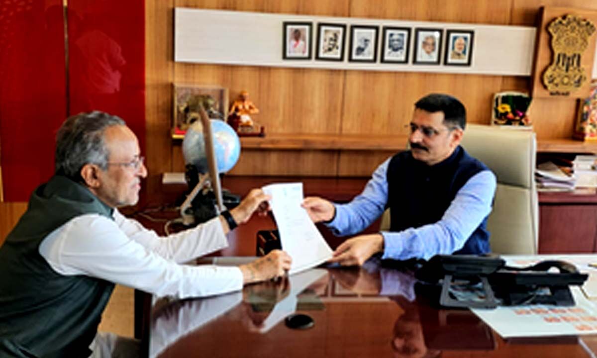 Twin blows to Congress in Gujarat as Arjun Modhwadia, another leader ...