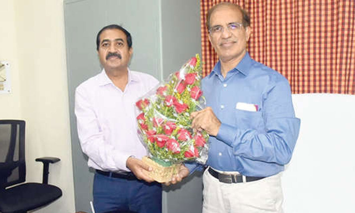 Rajinder Chaudhry takes charge as Addl DG of PIB-AP