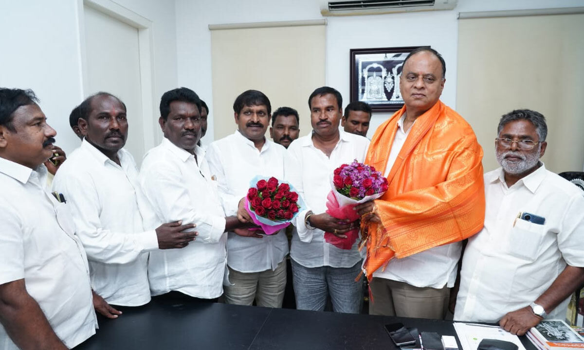 Vemireddy Prabhakar Reddy honoured in Nellore