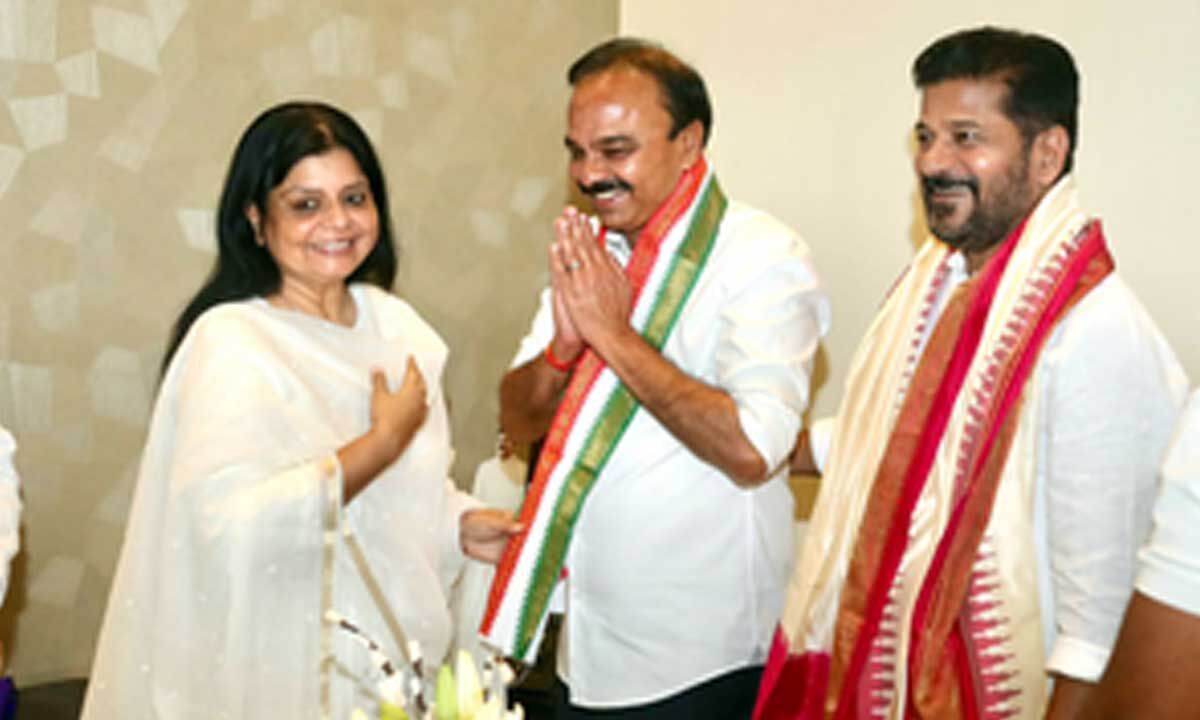 Chevella MP Ranjith Reddy resigns to BRS, joins Congress along with Dan ...