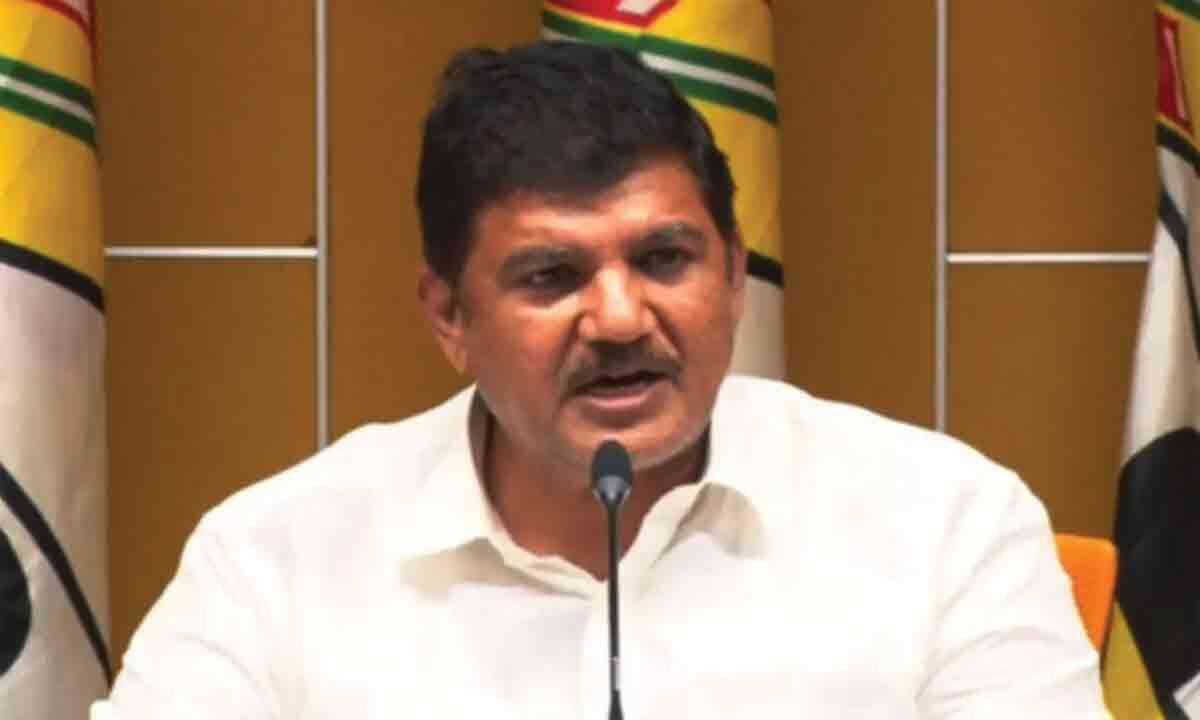 Total security breach during Prajagalam Sabha, says Dhulipalla Narendra ...